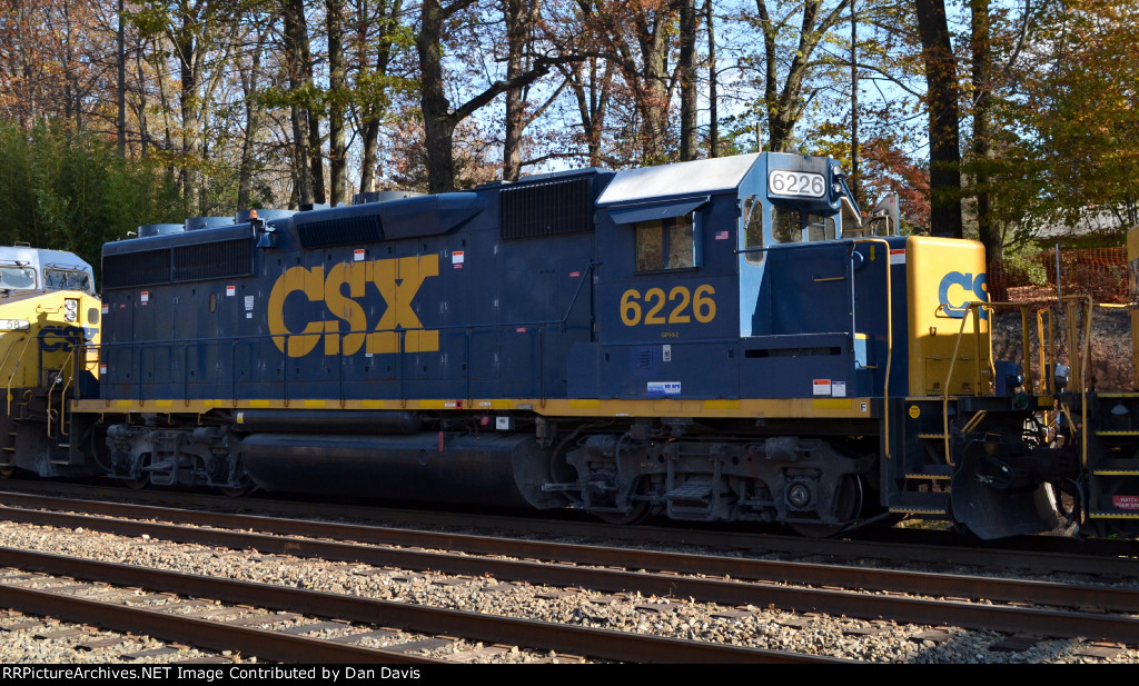 CSX GP40-2 6226 on Q418-06